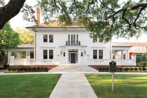 A historic dwelling in Texas blending contemporary interior design and ...